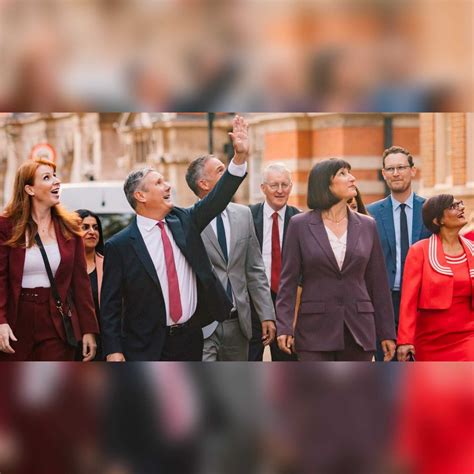 گروه مهندسی سحاب طرح بریتانیا برای کمک به کسب‌وکارها با استفاده از هوش مصنوعی ایمن