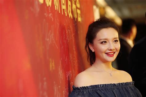 孙茜亮相电影你若安好发布会 传递医者仁心正能量