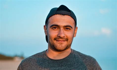 5 Arti Alis Tebal Pada Pria Yang Jarang Diketahui