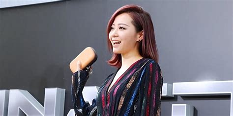 张靓颖：被骗财骗色15年，为其打乳钉，最后支付6个亿的分手费