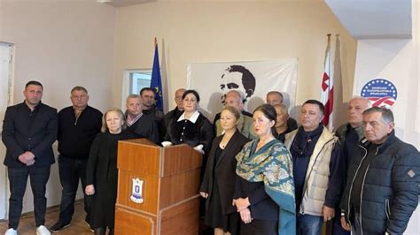 ხობის საკრებულოში ენმ 11 დან 10 მა დეპუტატმა დატოვა Netgazeti