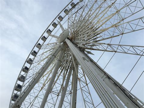 무료 이미지 구조 휴양 관람차 놀이 공원 돛대 영국 관광 명소 놀이기구 야외 레크리에이션 스포츠 경기장 리버풀 눈 4032x3024