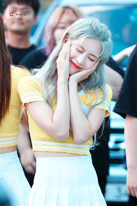 Lip Uwu Scrolller