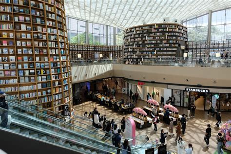 Starfield Library How To Go What To Expect The Traveling Star