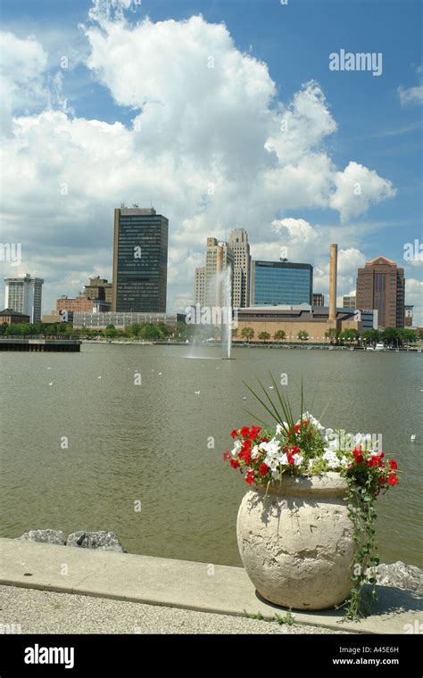 Ajd57719 Toledo Oh Ohio Downtown Skyline Maumee River