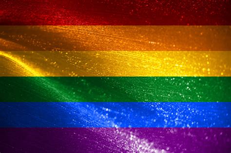 무지개 프라이드 플래그 반짝이 배경 Lgbtqi 권리 보케 패턴 레드 오렌지 노란색 녹색 파란색 보라색 줄무늬 휴일 빛나는 질감 바람 비네트 매크로 사진 Lgbt 프라이드의