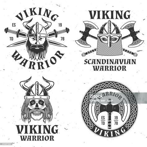 바이킹 전사 로고 배지 스티커 세트입니다 벡터 일러스트 레이 션입니다 엠블럼 라벨 및 패치용 흑백 스타일의 바이킹 헬멧 와 교차