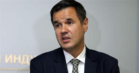 Кабинетът обмисля „социална“ компенсация за горивата