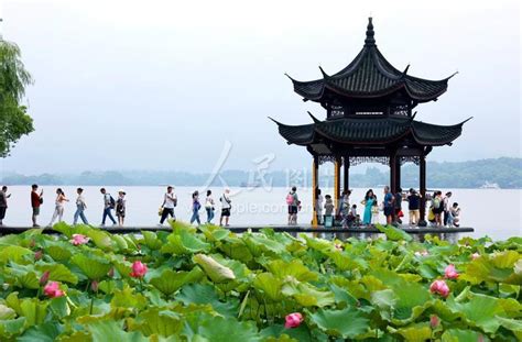 浙江杭州雨后西湖别样美 人民图片网
