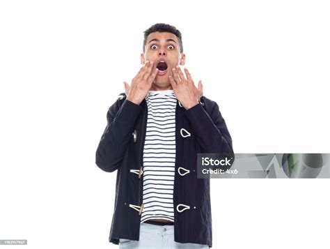 2029세의 어른 잘생긴 사람키가 큰 아프리카 민족아프리카계 민족 남성젊은 남성 1명웨스트 업 1인정면웨스트 업 20 24세에 대한 스톡 사진 및 기타 이미지 Istock