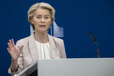 Ursula Von Der Leyen Kontrolliert In Uedem Den Luftraum Xanh