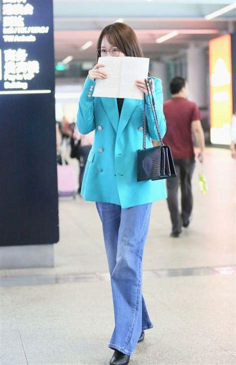 「甜歌皇后」楊鈺瑩真會穿！48歲卻像28，春季學她這樣穿巨減齡 每日頭條