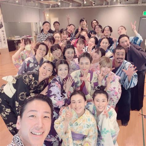 和泉元彌さんのインスタグラム写真 和泉元彌instagram 「稽古16日目 本当に大きな存在の信長殿。 意外な面を覗かせる絶妙な勝家殿。 秀吉殿は本当に達者です。 個性的な面々の中で