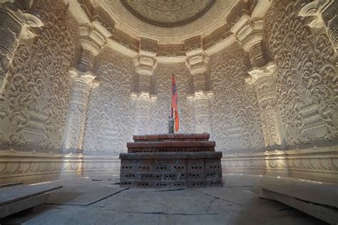 Ayodhya Ram Mandir राम मंदिर के गर्भ गृह में स्थापित होगी नई मूर्ति