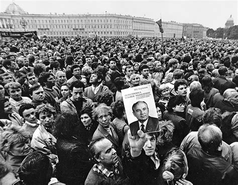 [숨어있는 세계사] 고르비에 군부 반발… 3일 만에 진압됐지만 소련 해체로 네이버 블로그