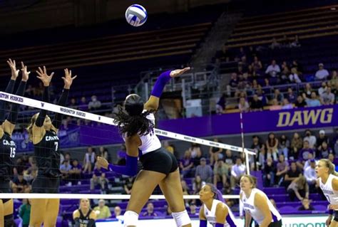 Emoni Bush Outside Hitter Left Side Hitter Washington Huskies Nil