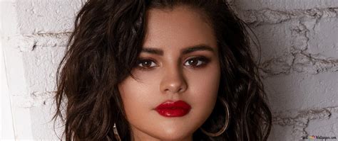 Close Up Of Selena Gomez Red Lips With Glamorous Beauty 4k Wallpaper