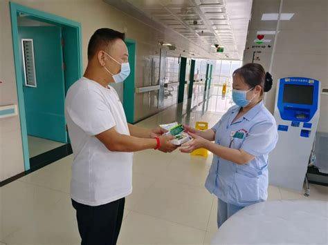 情暖中秋送月饼 医患情深暖人心 医院动态 渭南市妇幼保健院