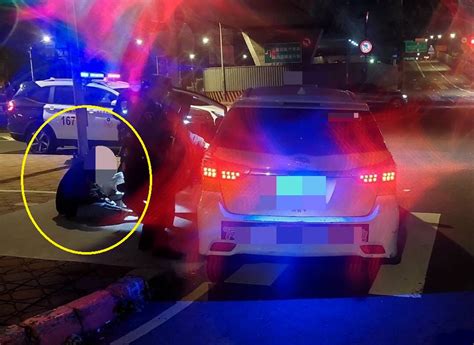 小黃運將涉吸毒自撞秒睡 警救人後座竟還有醉茫乘客 Beanfun