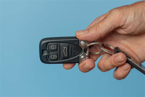 Drivers Are Just Realizing There Is A Secret Button On Their Key Fob