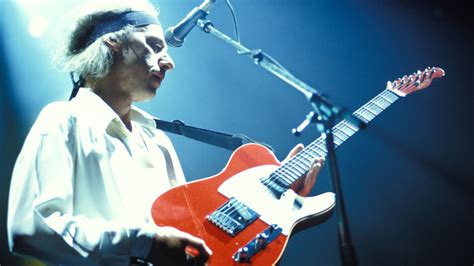 La Conmovedora Historia Detrás De Que Mark Knopfler Aprendiese A Tocar