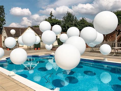 Pool Party Balloon Displays By Bubblegum Balloons Artofit