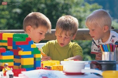 ბავშვები სმარტფონებისა და ვიდეო თამაშების გარეშე როგორ ზრდიან შვეიცარიელი მშობლები ბავშვებს