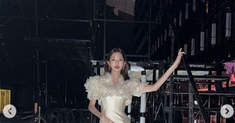 아이브 장원영 우아한 드레스 자태 갓벽 비율…여신 그 자체[m ★sns]