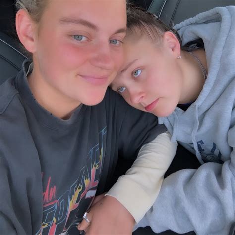 Jojo Siwa And New Girlfriend Kath Ebbs Go Public With Pda Photos