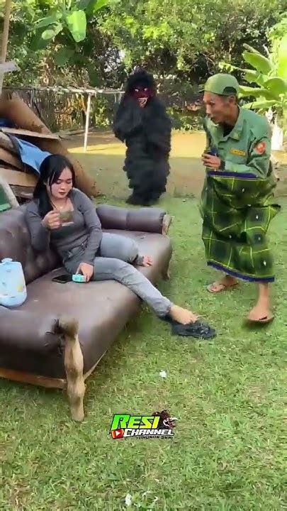 Prank Grandong Isengin Pak Hansip Lagi Boker Cewek Cantik Ngakak Youtube