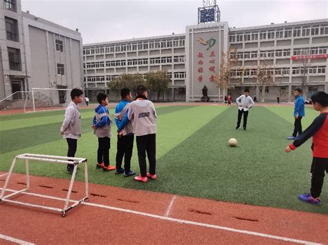 济南市甸柳第一小学举行第33届班级足球联赛 新华网山东频道