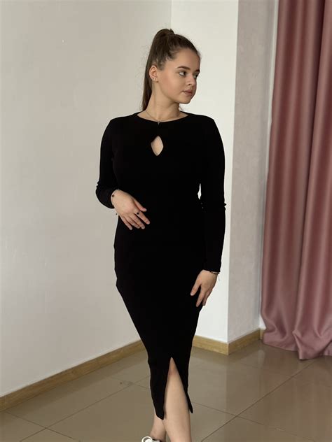 Сукня міді з розрізом на довгий рукав Tuvdoma