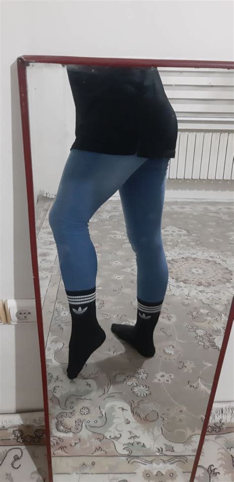 عکسام با لگ جین آبی روشن 👖شق میکنی ببینی💦 خاطرخواه داشتم لختی شم میزارم