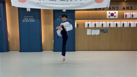 턴차기 발차기 차는 법 4단계 360도 발차기🥋 Youtube