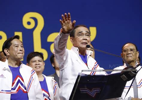 “ประยุทธ์” นำทัพ รทสช ปราศรัยใหญ่เปิดนโยบาย 80 ข้อ พร้อมว่าที่ผู้สมัครอีสาน 25 ก พ นี้ ที่บ้าน