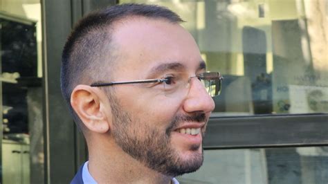 Антон Хекимян Тези с вдигнатите юмруци доведоха до 4 г безхаберие