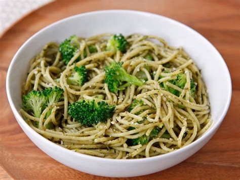 Broccoli Pesto Pasta Easy Healthy Dinner Recipe