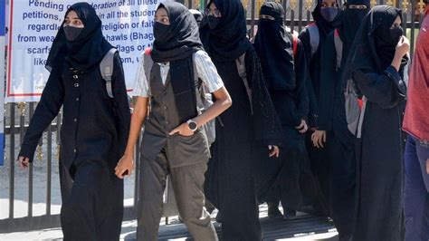 Karnataka Hcs Hijab Ban Verdict Challenged In Supreme Court Latest News India Hindustan Times