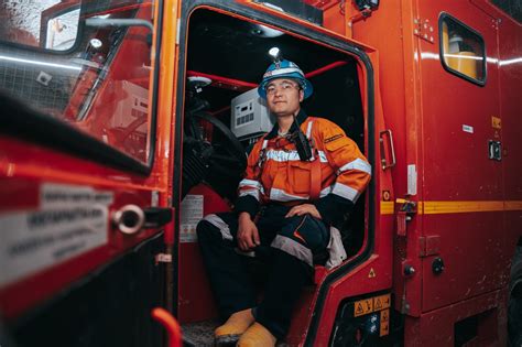 Оюу Толгойн гүний уурхайн ээлжийн ахлах ажилтан Н Оюун Эрдэнэ Станц Wrench Амь хамгаалах баг