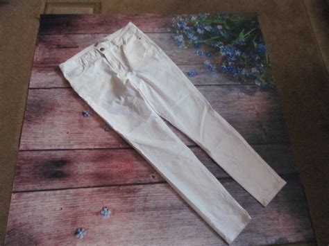 Білесенькі джинсові скіни — ціна 260 грн у каталозі Джинси Купити жіночі речі за доступною ціною