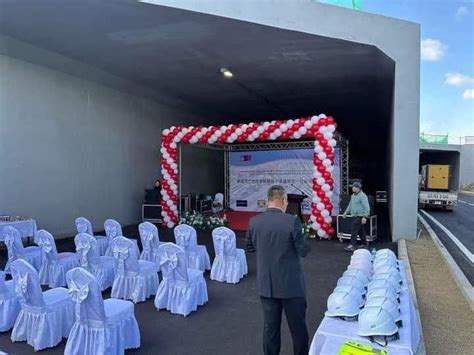 Nutag Mn Иргэн Таван шарын нүхэн гарцаас болж их хэмжээний түгжрэл үүссэн бна Нүхэн гарцанд