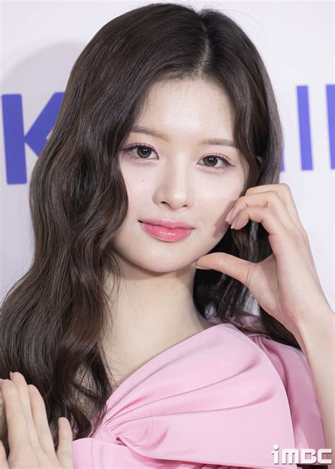 [포토] 엔믹스 설윤 복숭아 하트