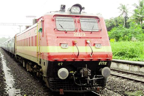 মুম্বই চেন্নাই এক্সপ্রেসে পাথর ছুড়ল দুষ্কৃতীরা আহত এক Dainik Statesman