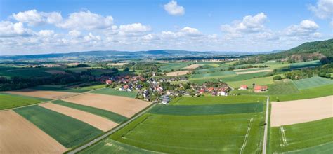 நொய்டாவில் உள்ள ஜேவர் விமான நிலையத்திற்கு அருகில் 13000 ஏக்கர் நிலத்தை