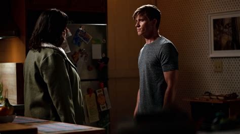 Yellowjackets Warren Kole Worries That Jeff Is No Match For Dark
