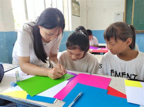 指尖赋灵感，手工展童真 小荷学堂开展手工课 山东农业工程学院经济管理学院欢迎您