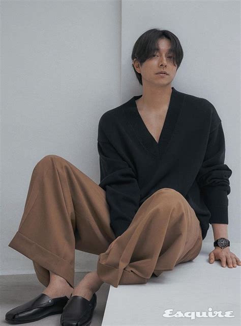 공유의 시간 Watch 읽을거리 에스콰이어 코리아 패션 매거진 패션 잡지 남성지 Gong Yoo Gong Gong Yoo Smile