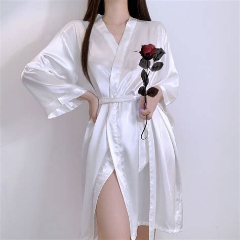 ชุดคลุม ชุดคลุมเซ็กซี่ เป็นผ้าซาตินพร้อมสายคาด T 008 Shopee Thailand