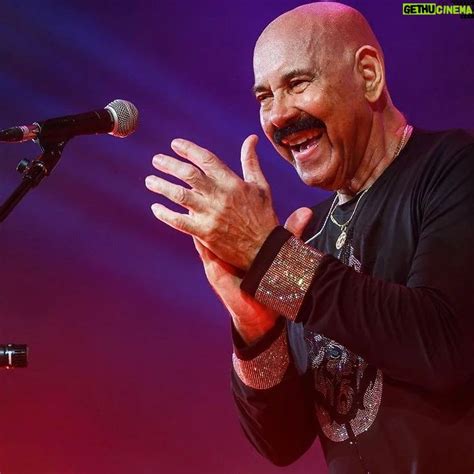 Oscar Dleón Wiki Biography Age Gallery Spouse And More