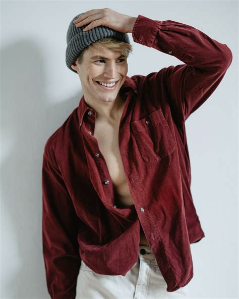 mot models archie oliver